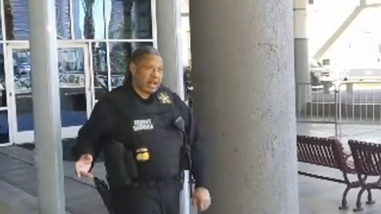 Phoenix copwatch touched by touchy secret service - YouTube