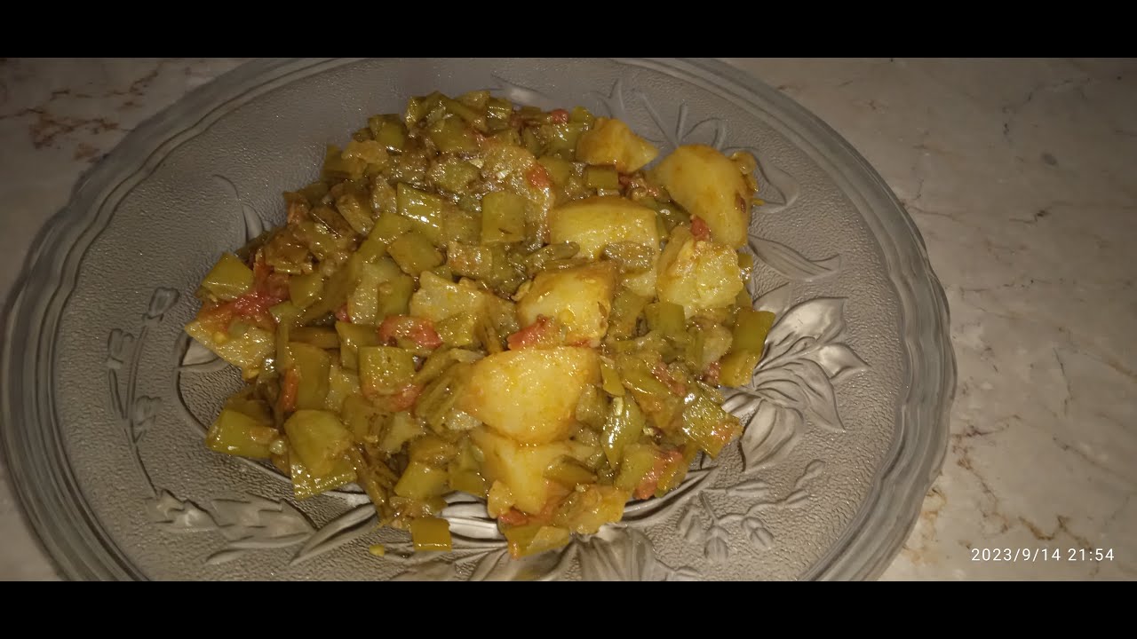 Guwar ki Phalli aloo#recipe # iqra's Kitchen - YouTube