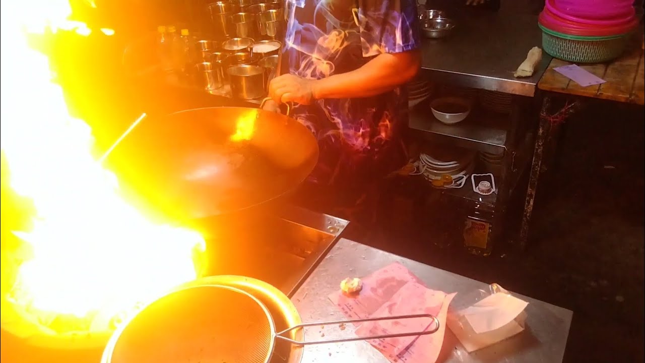 wow amazing Chinese food wok skill in kitchen show - YouTube