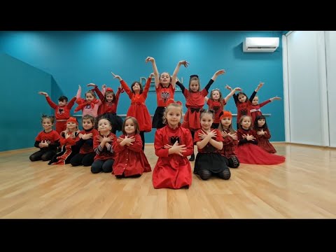Elvana Gjata - Kuq e zi je ti ft. Flori ( #albania Independence Day ...