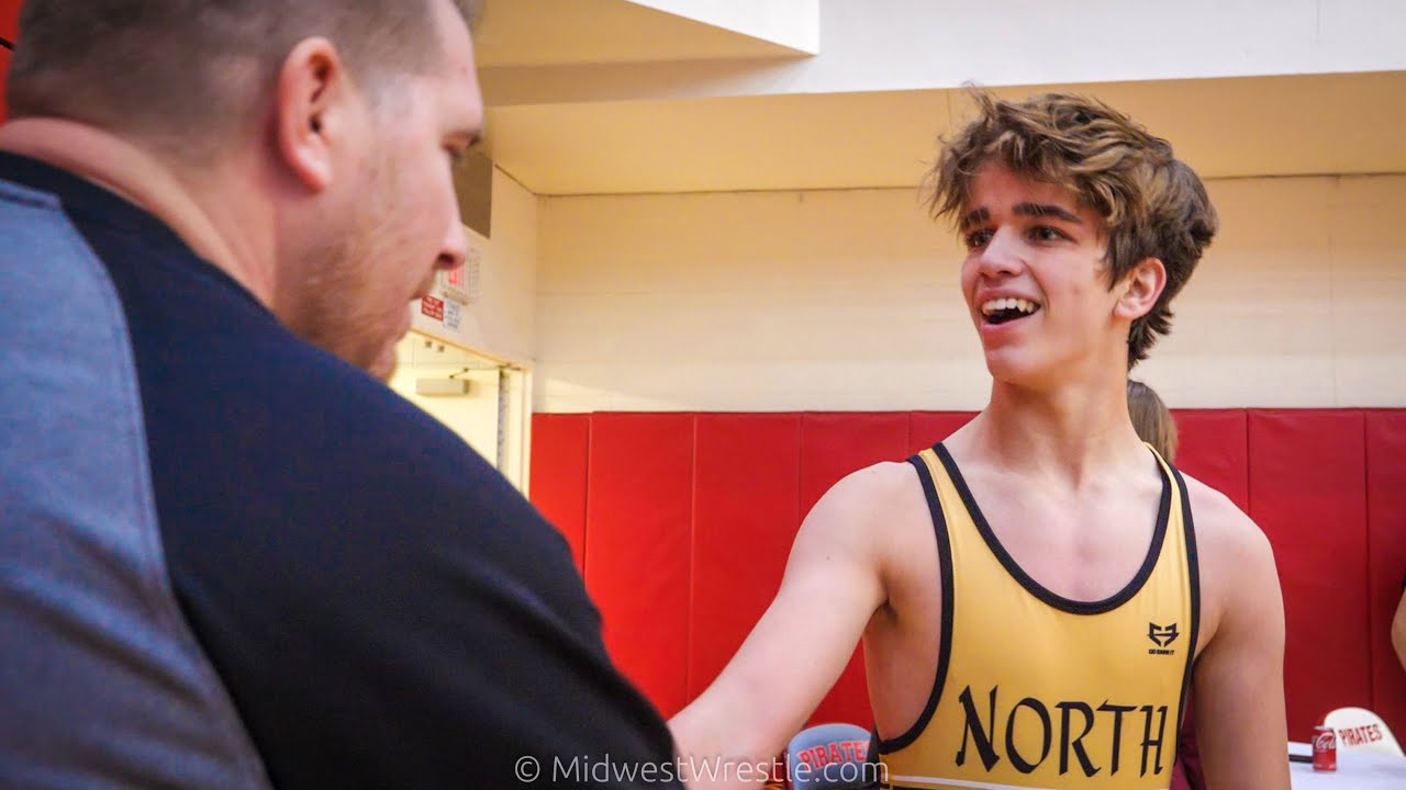 138 – Owen Anderson {G} of Grayslake North IL vs. Javier Rodriguez {R ...