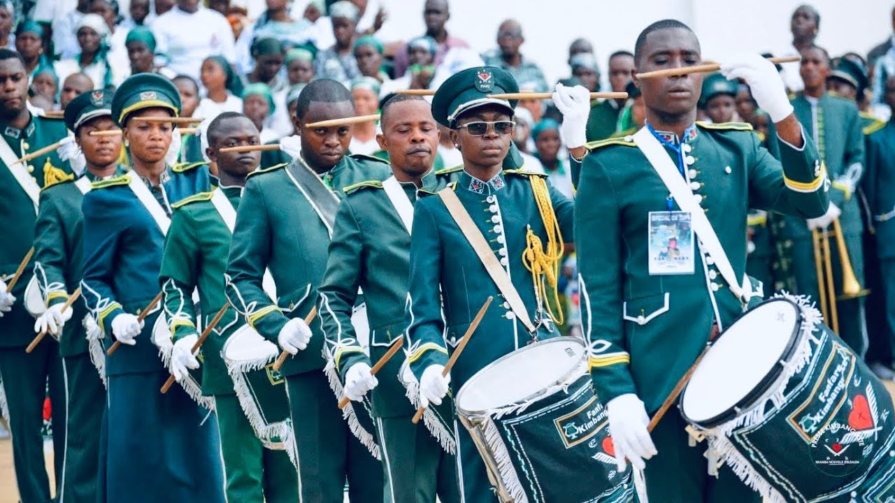 11 Novembre - Fanfare Kimbanguiste - YouTube