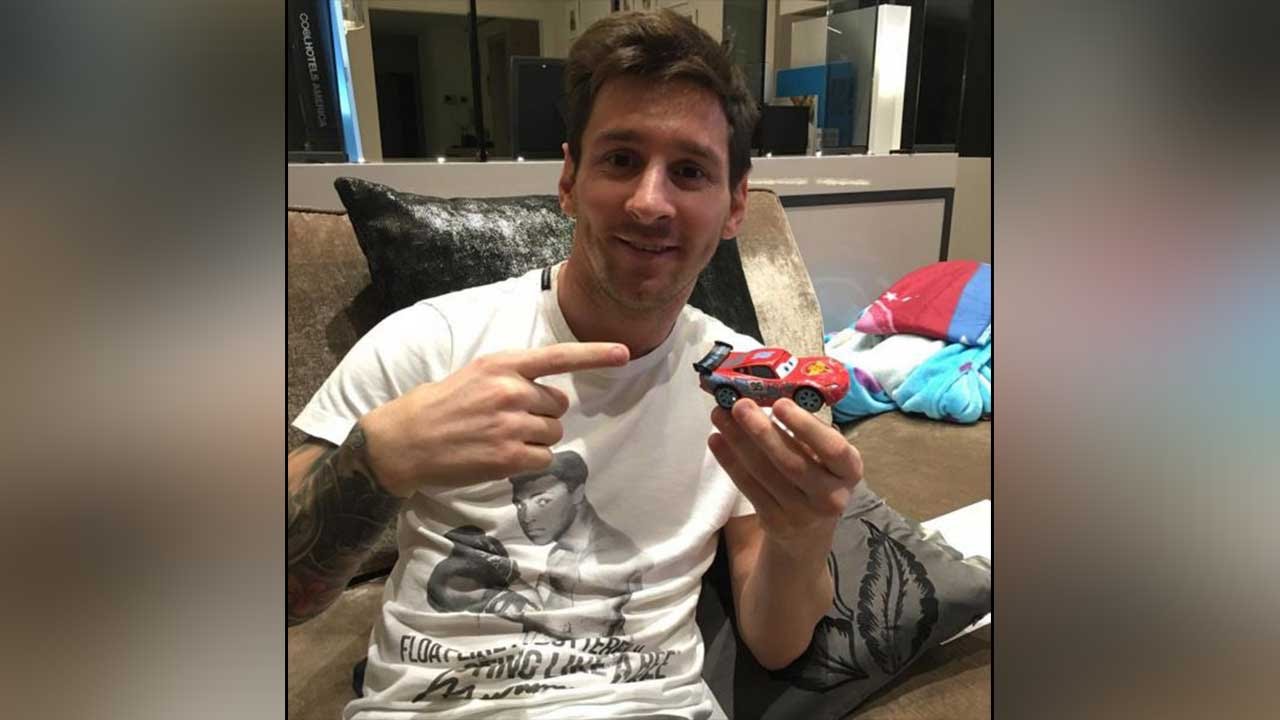 Lionel Messi scores 40 million followers on Instagram - YouTube
