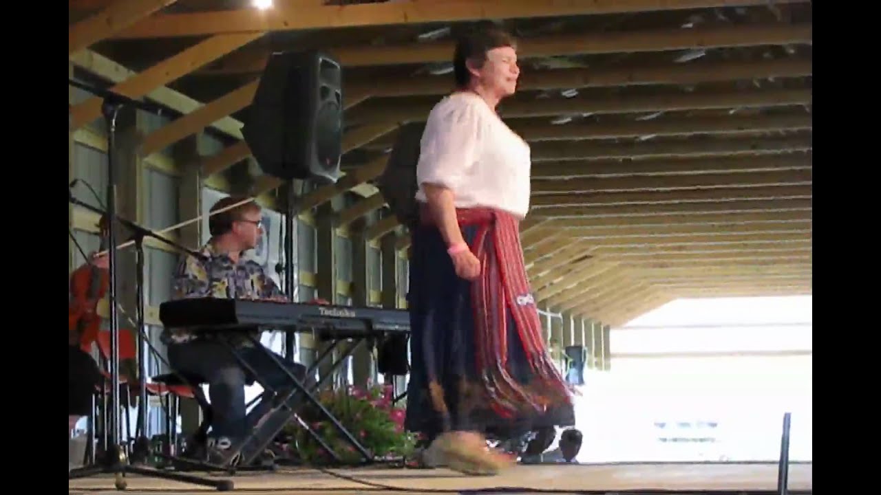 John Arcand Fiddle Fest Traditional Jigging Finalists 2011, Pt. 1 - YouTube