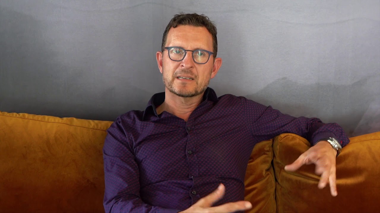 Plastic Surgery Stigma Debunking | Prof Frank Graewe - YouTube