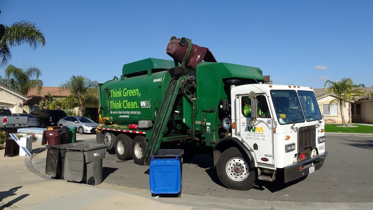 Fast Waste Management Peterbilt 320 Amrep 104462 - YouTube