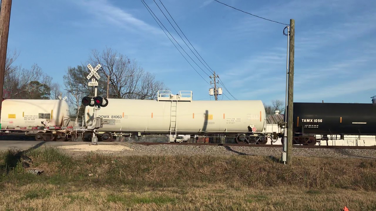 UP 6321 AC44CW With Brand New C44ACM Power Leads Manifest Houston,Tx - YouTube