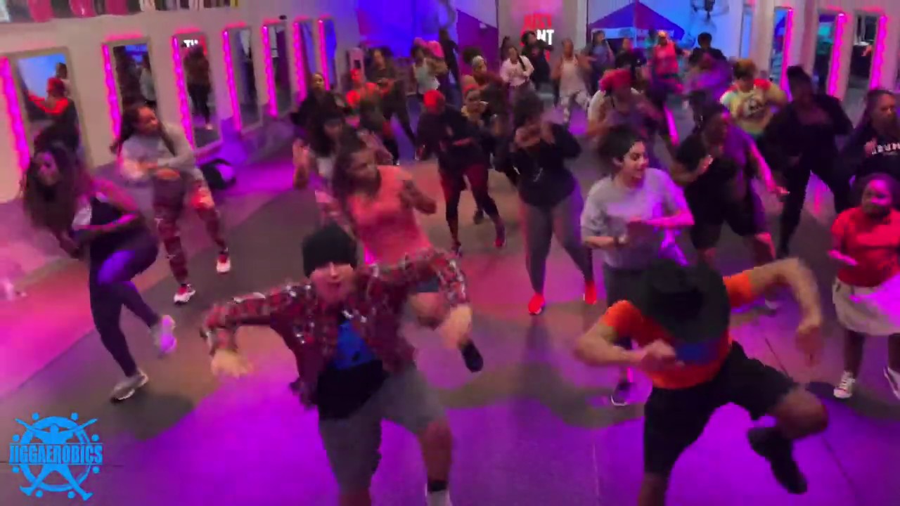 JIGGAEROBICS DANCE CARDIO WORKOUT SESSION x Reggie C Fitness- MY DJ GOT ...