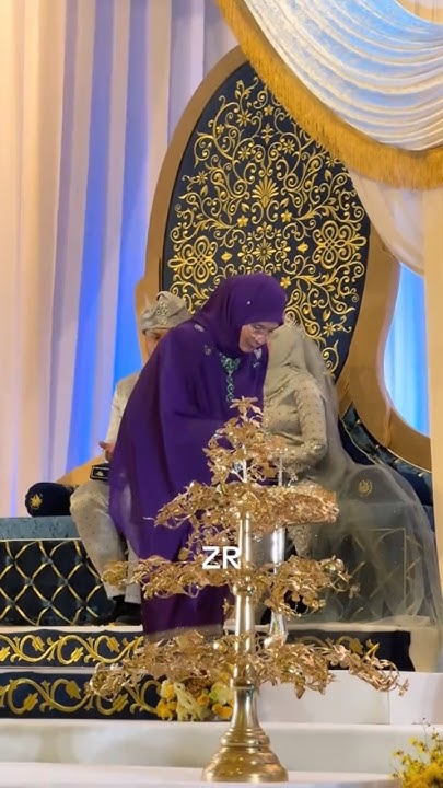 Tunku Azizah Maimunah hadir di majlis resepsi YM Raja Sarina dan Muhammad Firdaus - YouTube