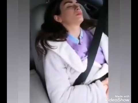 Ozge Yagiz arabada uyuya kaldi...@gunlukmaqazin7326