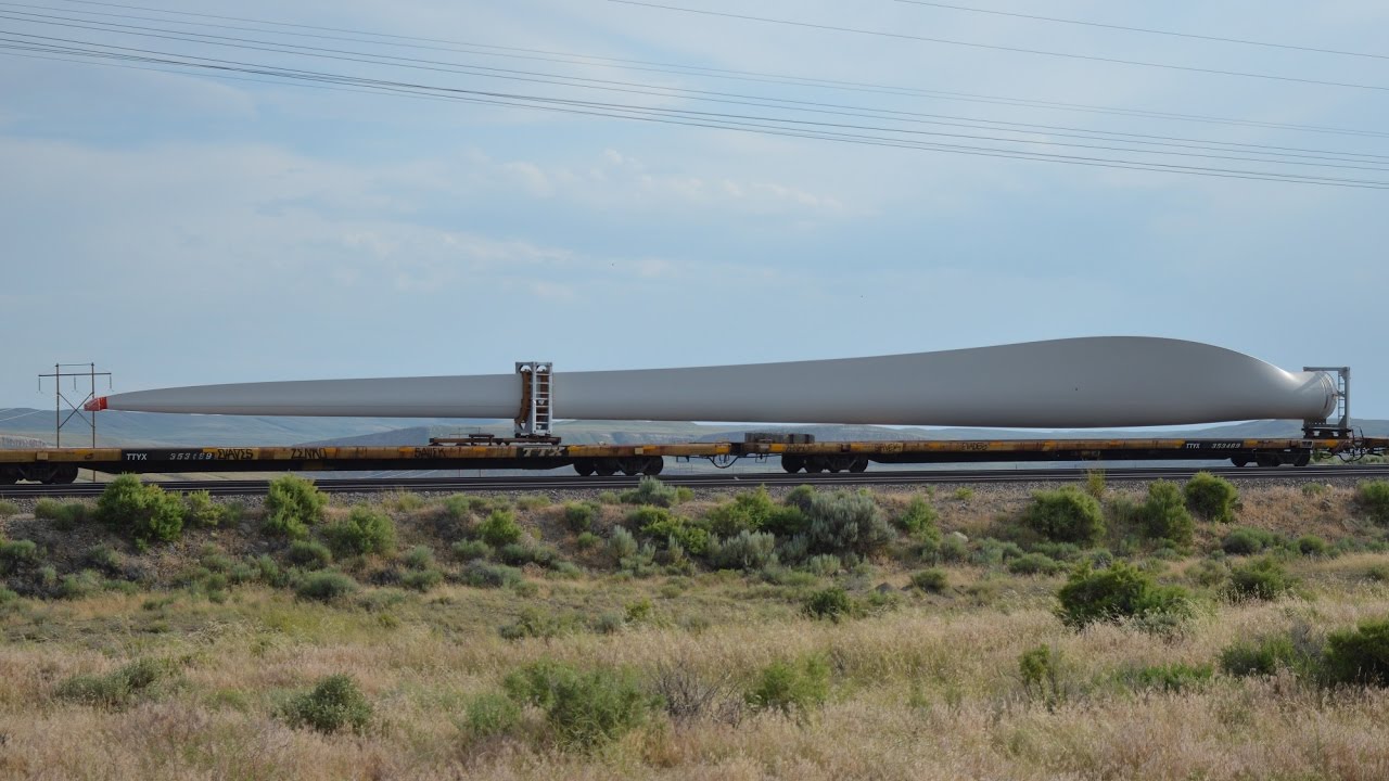 [RARE] Wind Power Train | Union Pacific Wind Turbine Train - YouTube