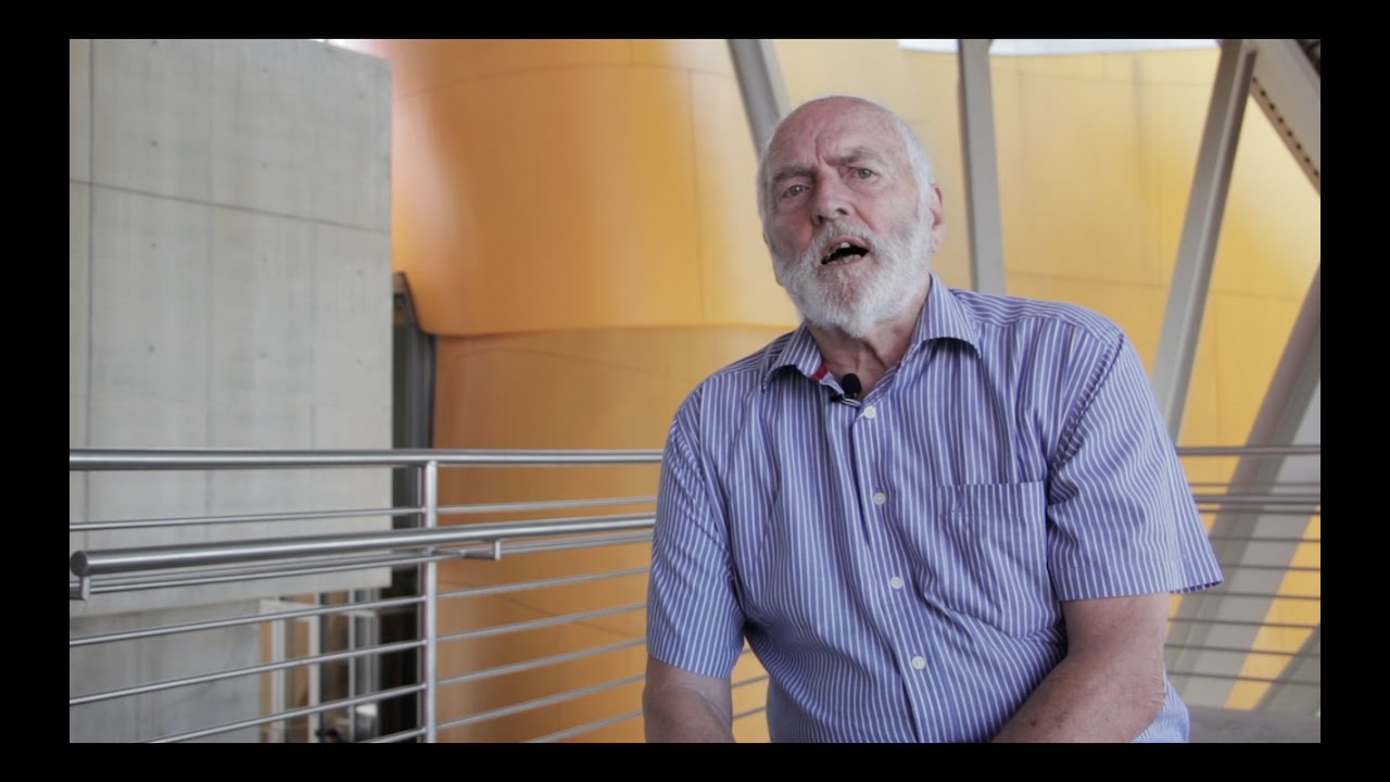 Tony Coates en el Biomuseo - YouTube