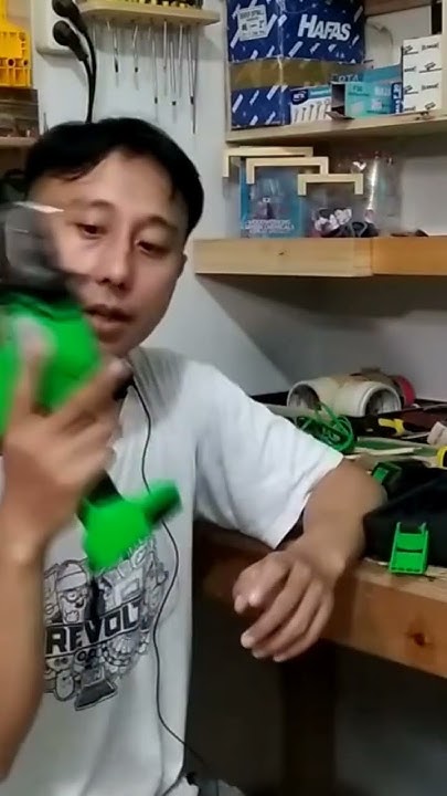 reciprocating saw cordless dari ryu ok secara ergonomis sebagai alat untuk potong kayu - YouTube