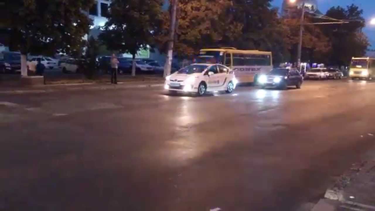 Toyota Prius traffic police - YouTube