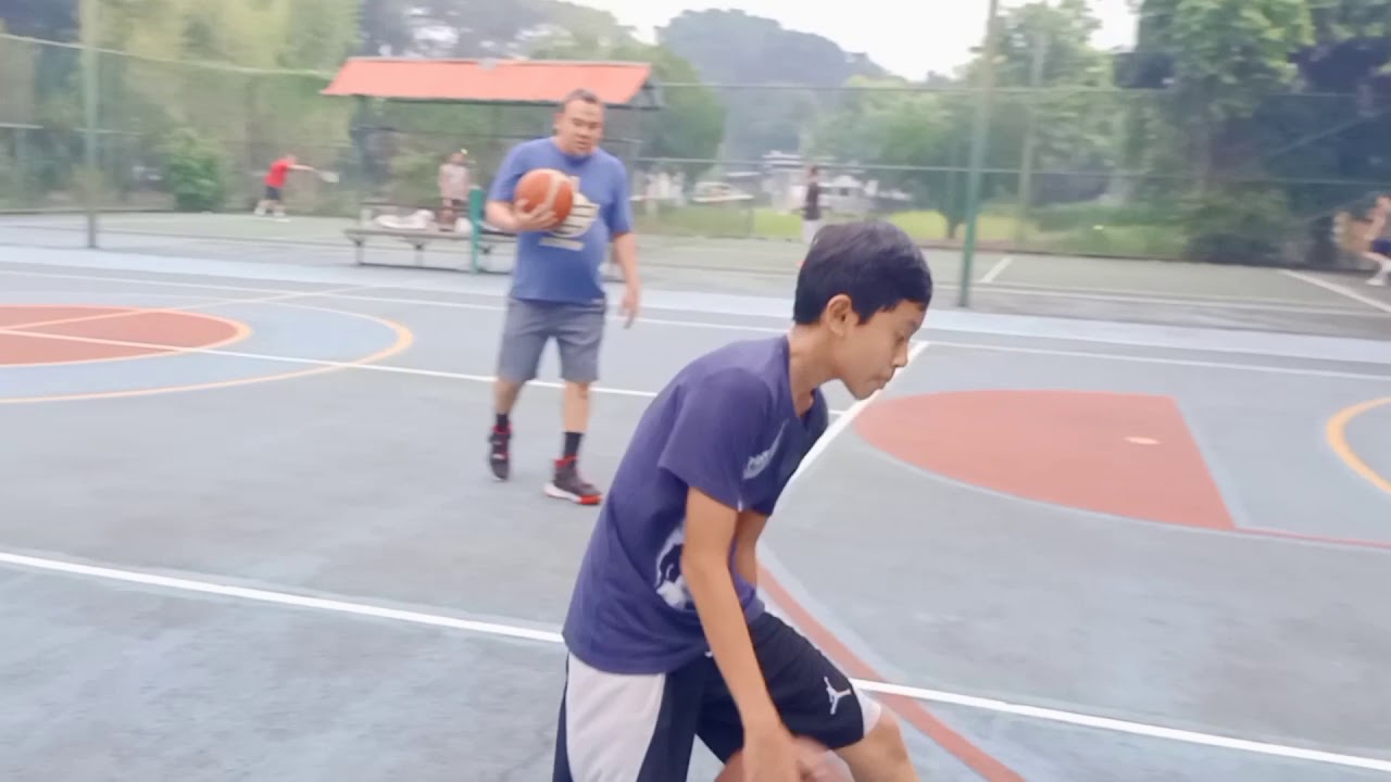 Training basketball - YouTube
