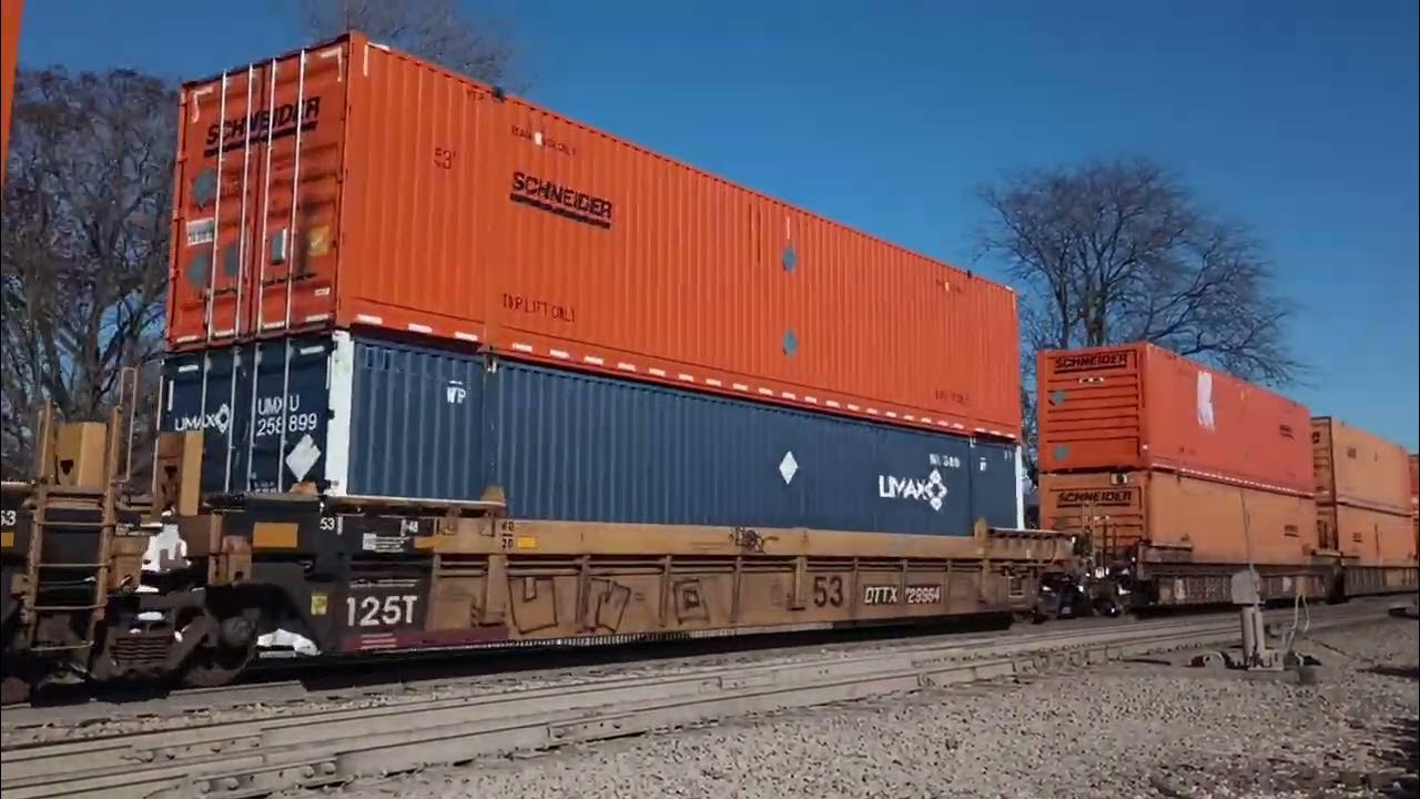 Epic Train Rivalry Meetup UP 2744 Meets BNSF 8034!!! - YouTube