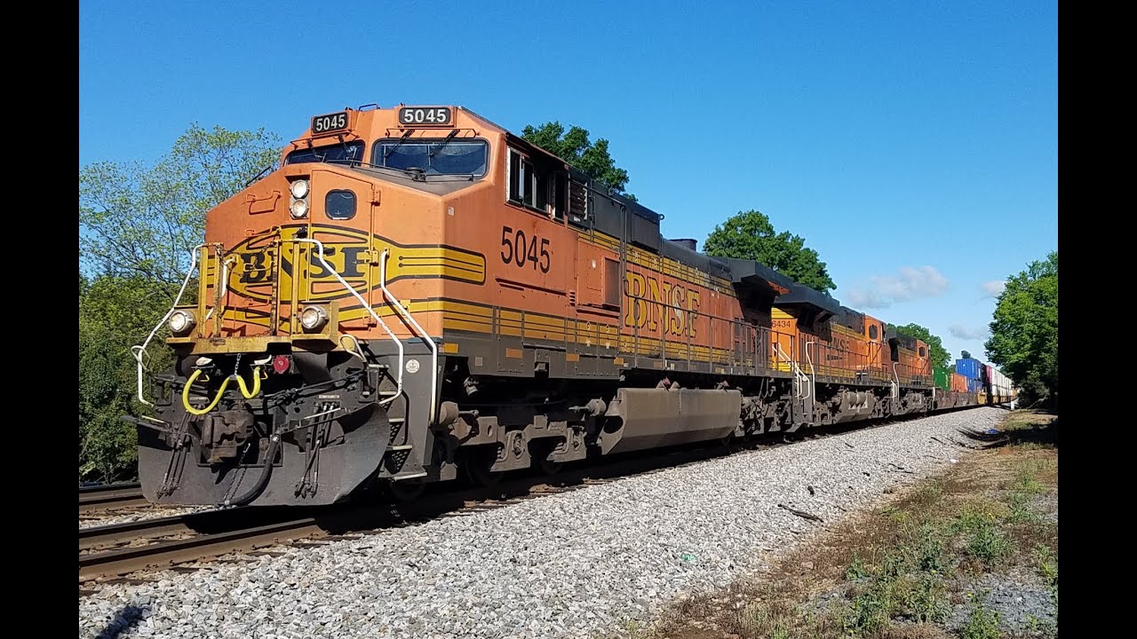 NS Stack Train 264 With BNSF Leader 5045 At Lowell NC On The NS Charlotte Mainline. 4-25-2021 ...