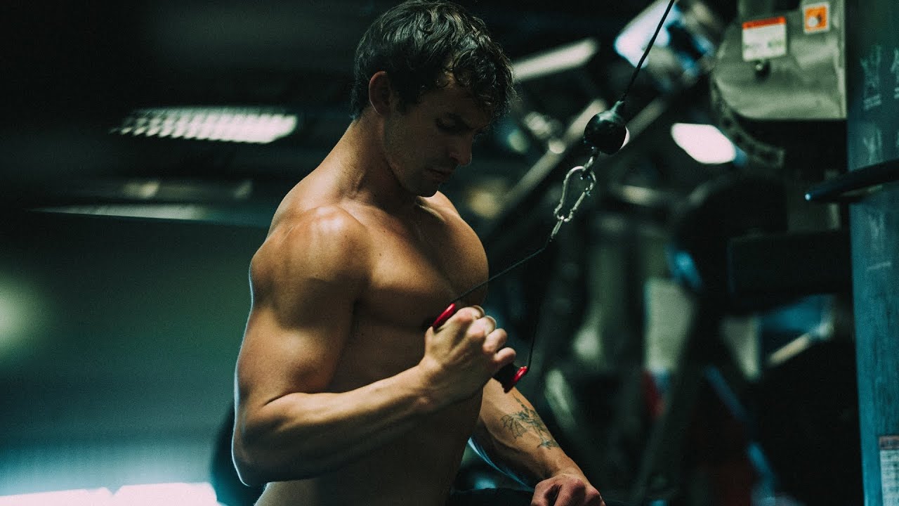 Winter Bulk: Ep 2 | Chest & Back, Deadlifts, Cold Plunge - YouTube