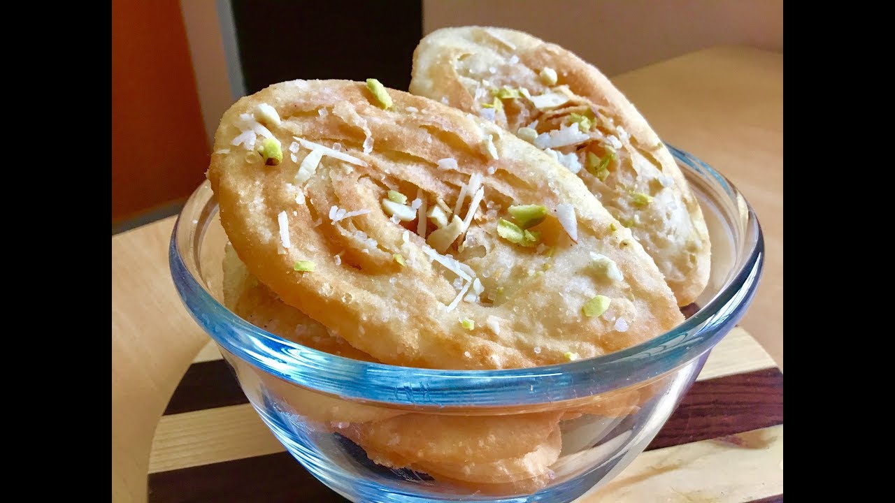 ఒకసారి ఈ Sweet Puffs చేసిచూడండి చాలా రుచిగా ఉంటాయి | Layered Sweet Puri ...