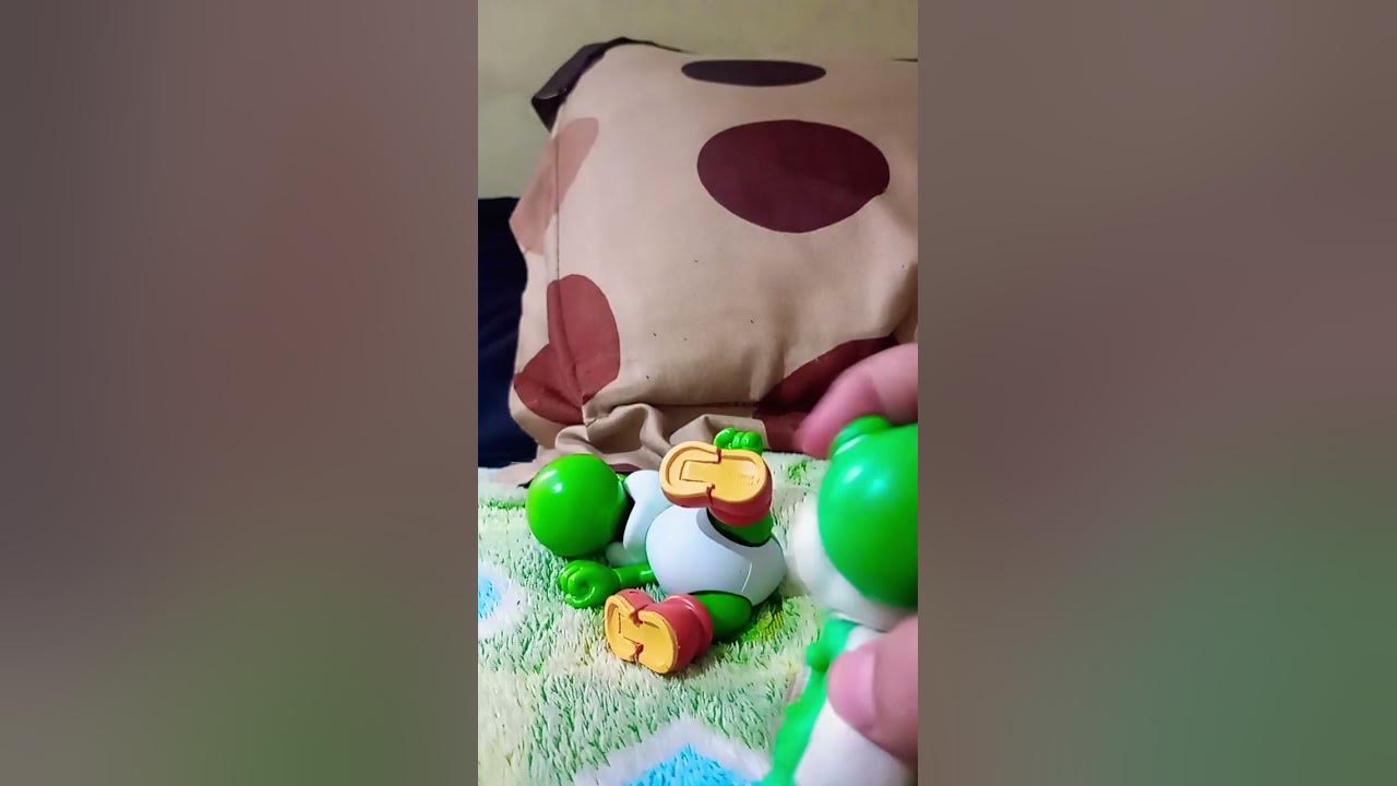 Yoshi articulado vs Yoshi sin articulaciones - YouTube