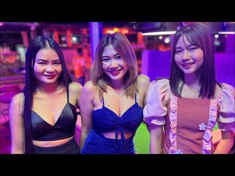 Hot Girls Play Pool in Thailand Bar - Pattaya  Nightlife Livestream