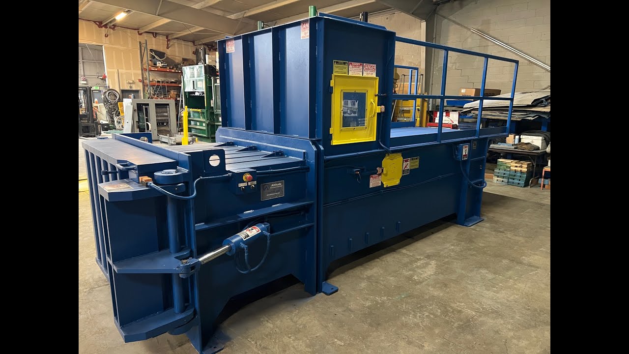 REFURBISHED International Baler Titan 6-EC Full Eject Horizontal Baler ...