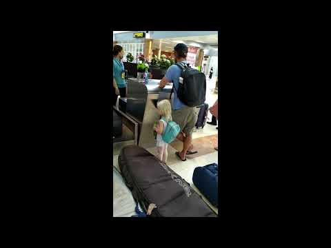 Bocah Anak Kecil Bule Lucu Banget Ketemu Waktu Boarding Pass