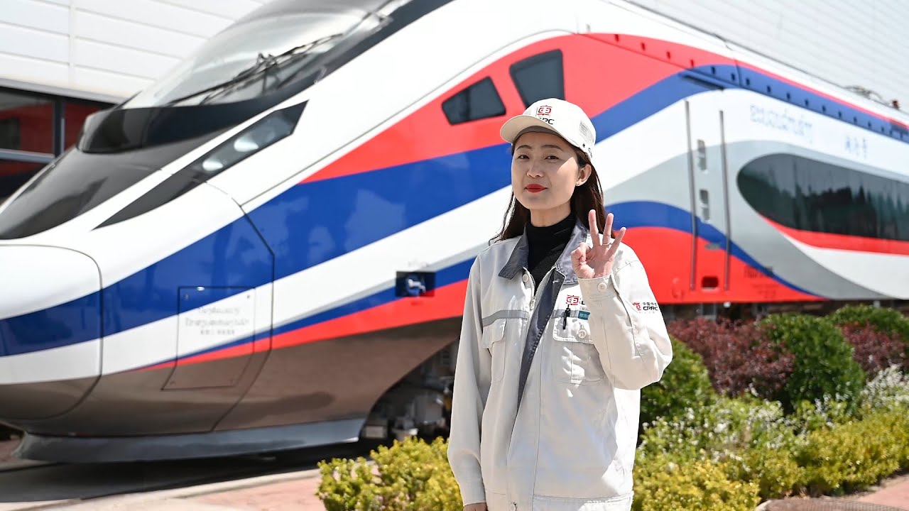 Bling on Rails: How CRRC’s Lancang EMU Got Its Glazed Armor - YouTube