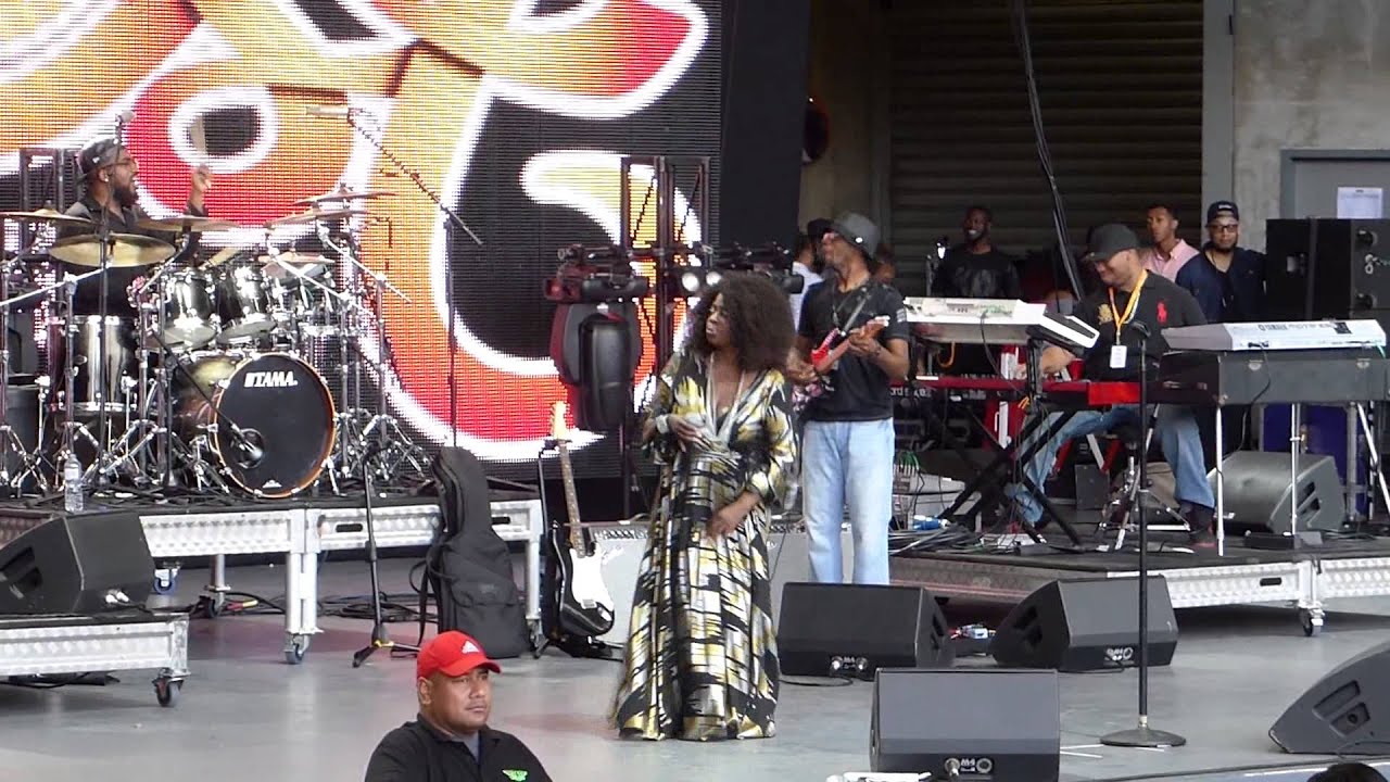 Angie Stone live at Melbourne Soulfest 2014 - YouTube