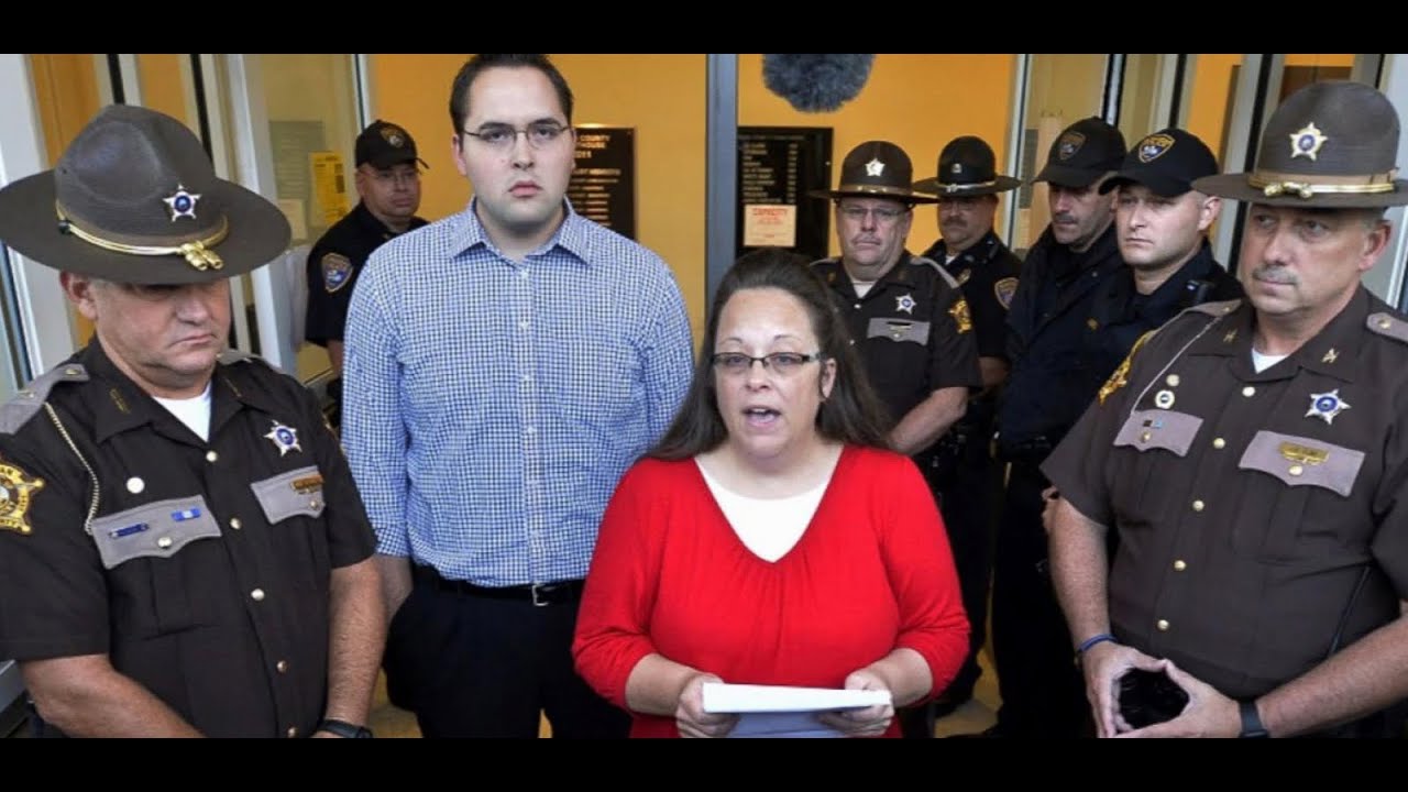 Kentucky County Clerk, Kim Davis Back to Work - YouTube
