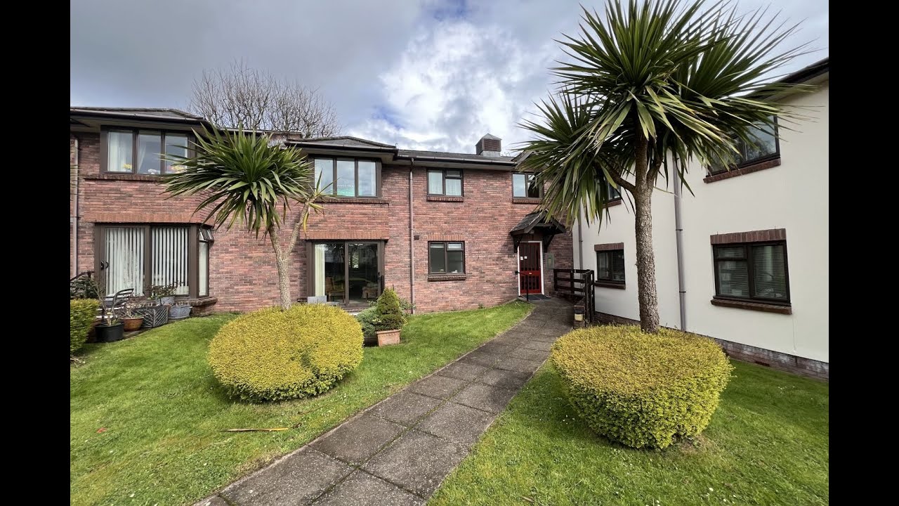 Video Tour of 17 Priory Gardens, Abergavenny. - YouTube