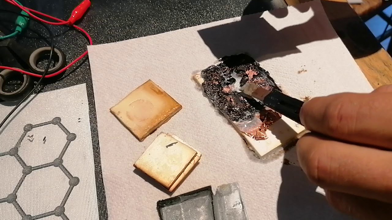 Teardown the broken battery and look inside - YouTube