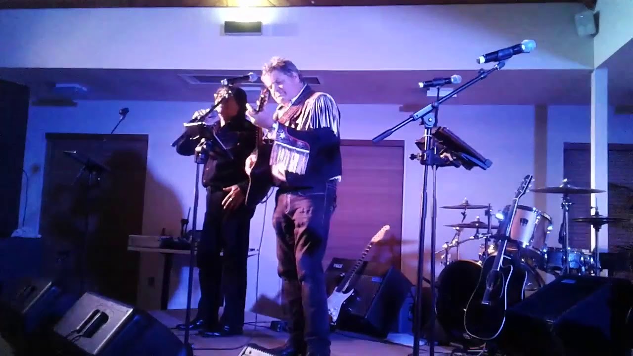 Eddie Low and Kevin Greaves -Somewhere Over The Rainbow at Paihia ...