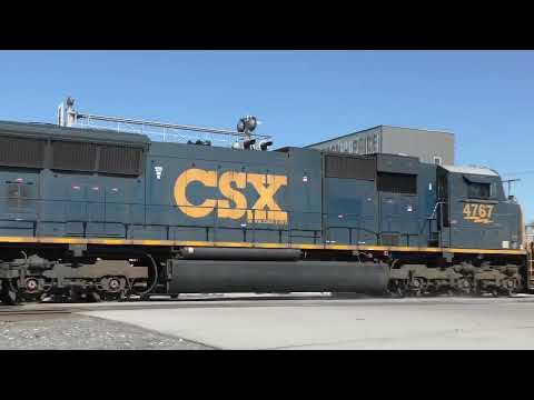 CSX 4767 east at Nappanee - YouTube