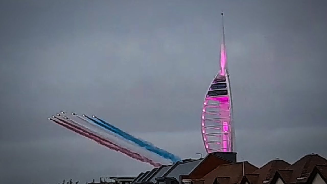 Red Arrows - Twilight Display at Portsmouth 2021 - YouTube