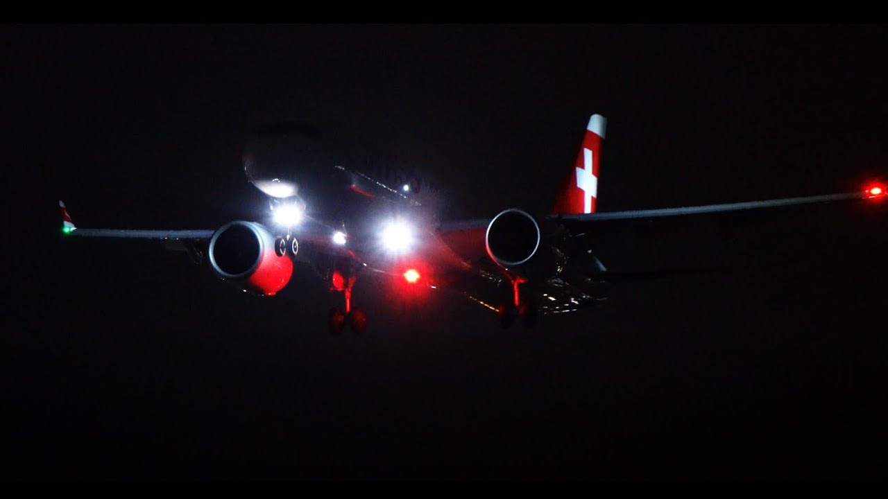 Heathrow Night Plane Spotting - YouTube