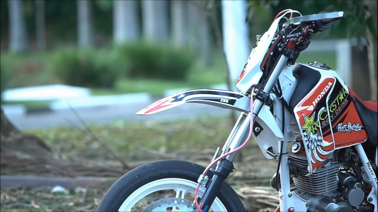 Honda XR 200 Supermoto - YouTube