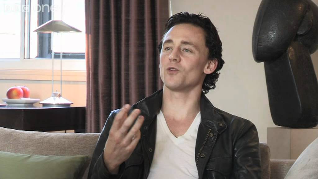 Tom Hiddleston's Guilty Pleasure - Film 2011 With Claudia Winkleman ...