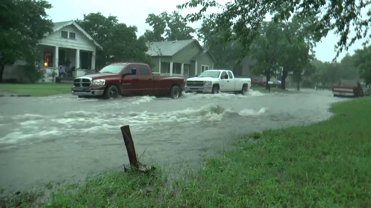 Taylor Texas Flash Flooding May 25, 2015 - YouTube