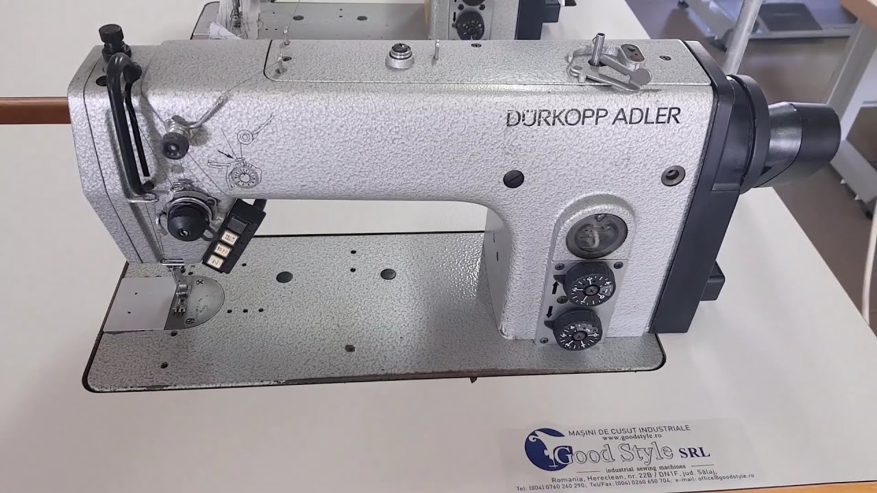 Masina de cusut liniar DURKOPP 271-140042 in timpul coaserii ...