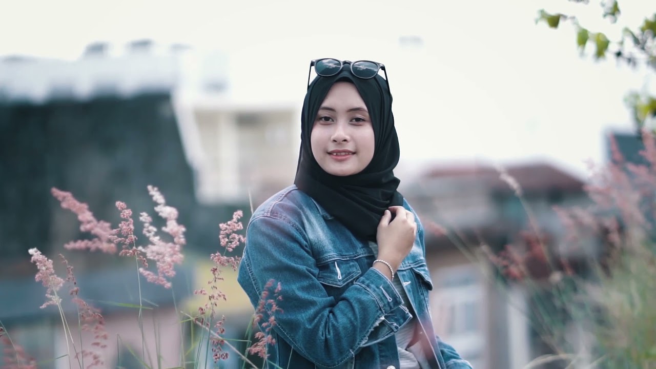 Iklan Hijab | Hijab Cinematic Video | Rheeva Hijab - YouTube