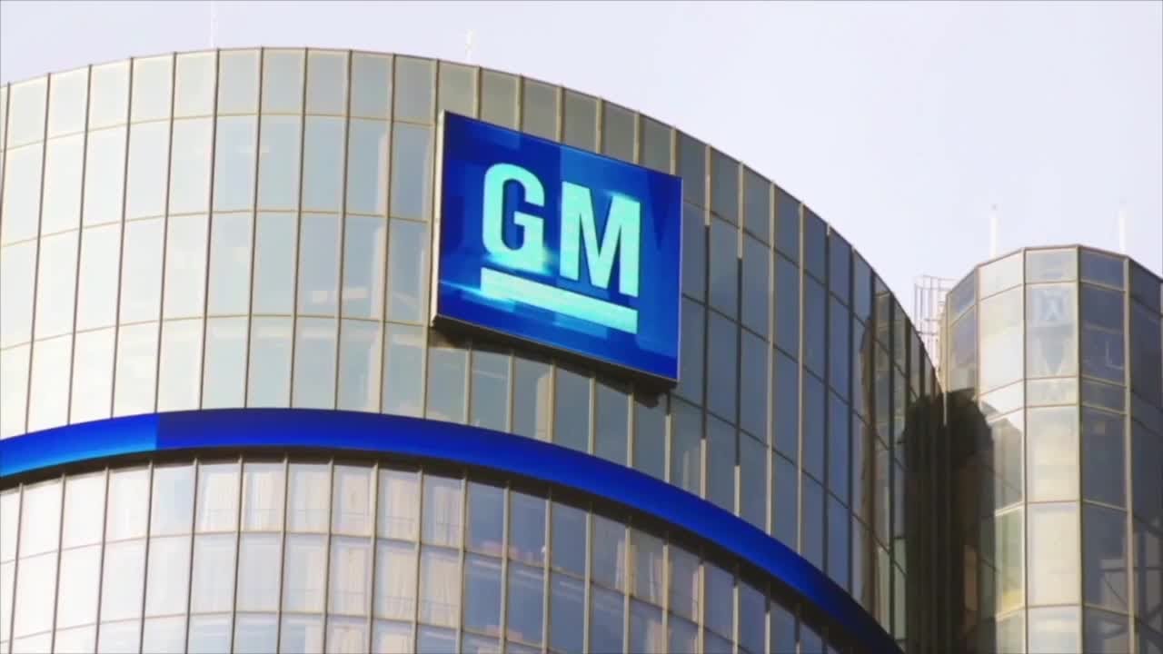 GM shifts back to gas-powered cars at Michigan plant - YouTube