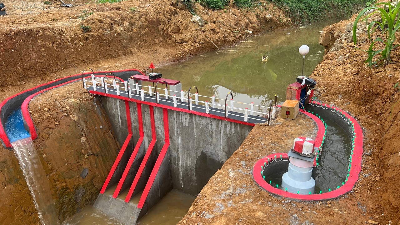 Build hydroelectricity on a small stream with a powerful unit - YouTube