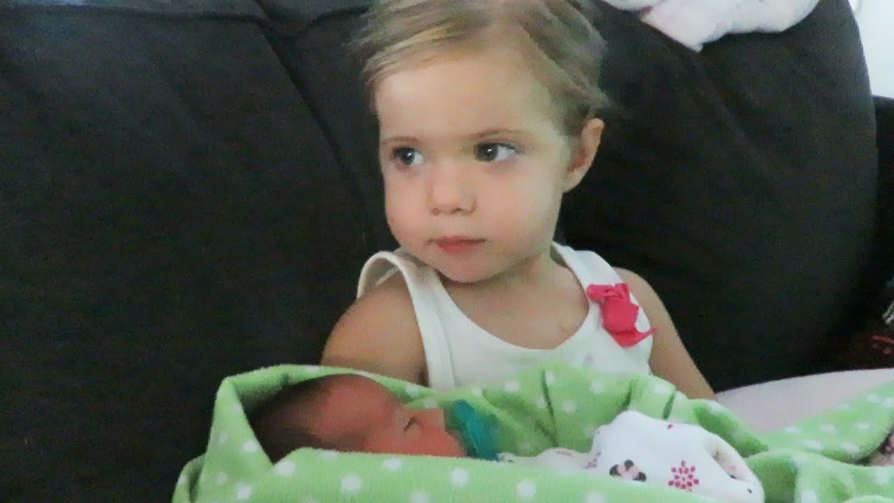 MIDDLE CHILD TROUBLE MAKER! │8•6•17 DAILY VLOG - YouTube