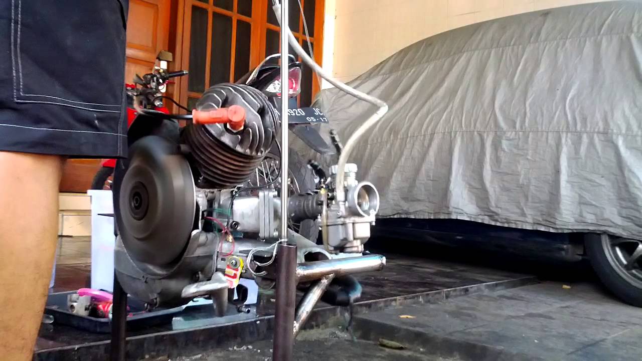 Vespa smallframe special 115cc - YouTube