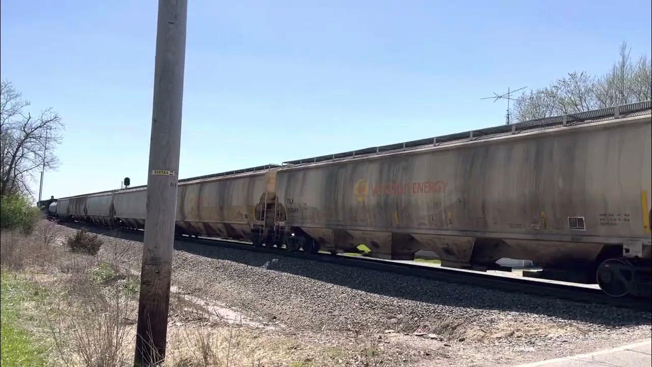 Short NS freight train - YouTube