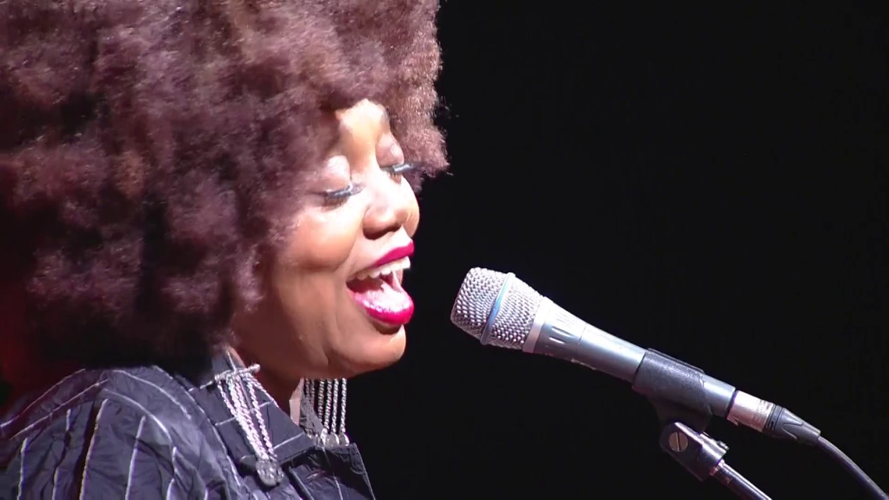 Dee Alexander - "Everybody's Moving", live @ Skopje Jazz Festival 2017 ...