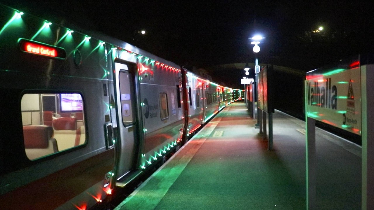 Metro-North: M8 "Holiday Lights" Train at Valhalla and Fordham on the ...