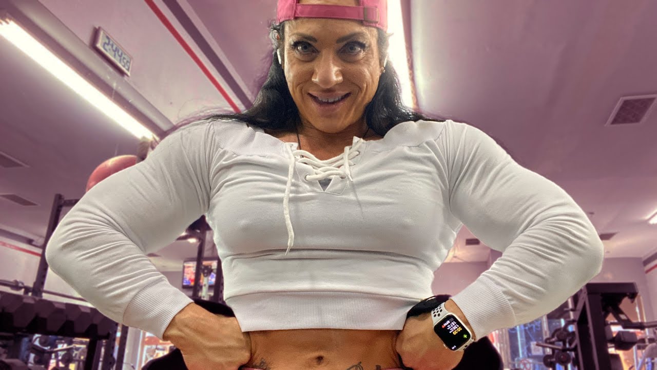 Female Bodybuilder Ripped Vixen Back Training - YouTube