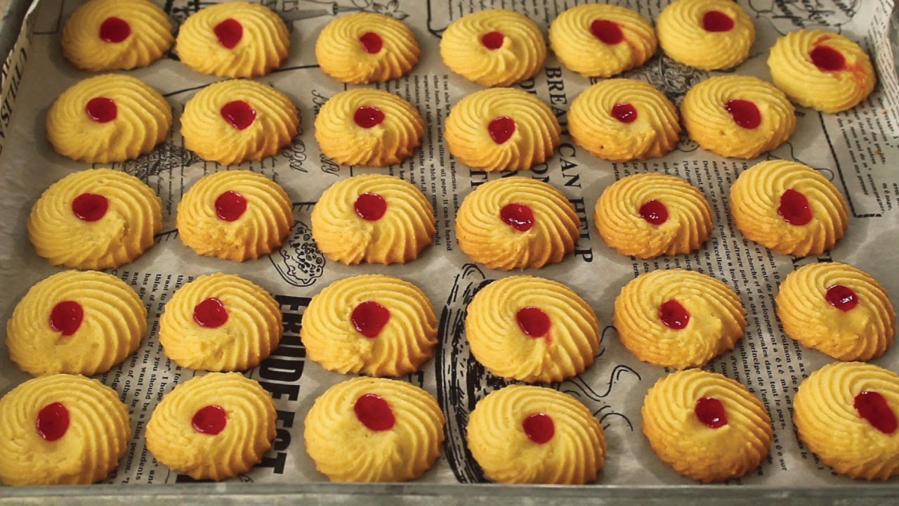 Jam Delight Biscuits 😍 Recipe By Chef Hafsa - YouTube